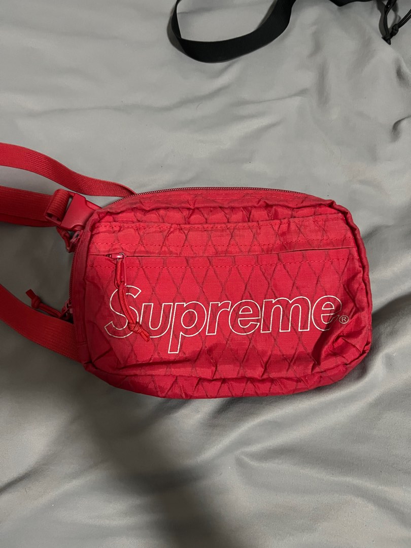 Supreme FW18 Shoulder Bag, Men's Fashion, Bags, Sling Bags on Carousell