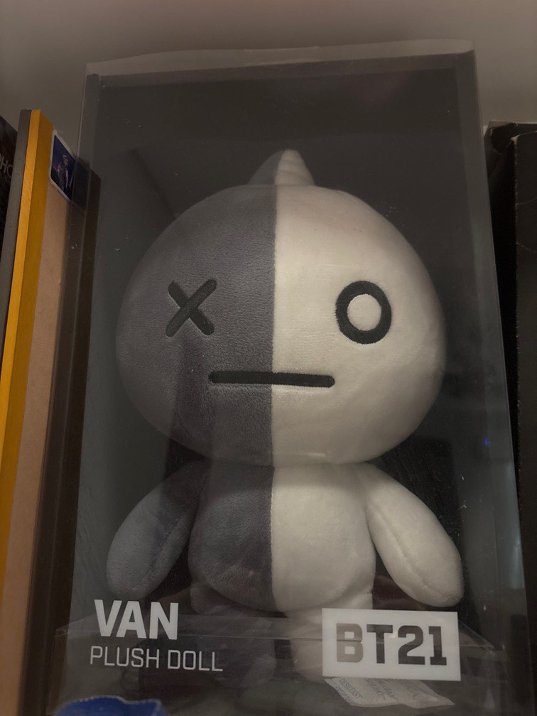 VAN BT21 OFFICIAL PLUSHIE, Hobbies & Toys, Memorabilia & Collectibles ...