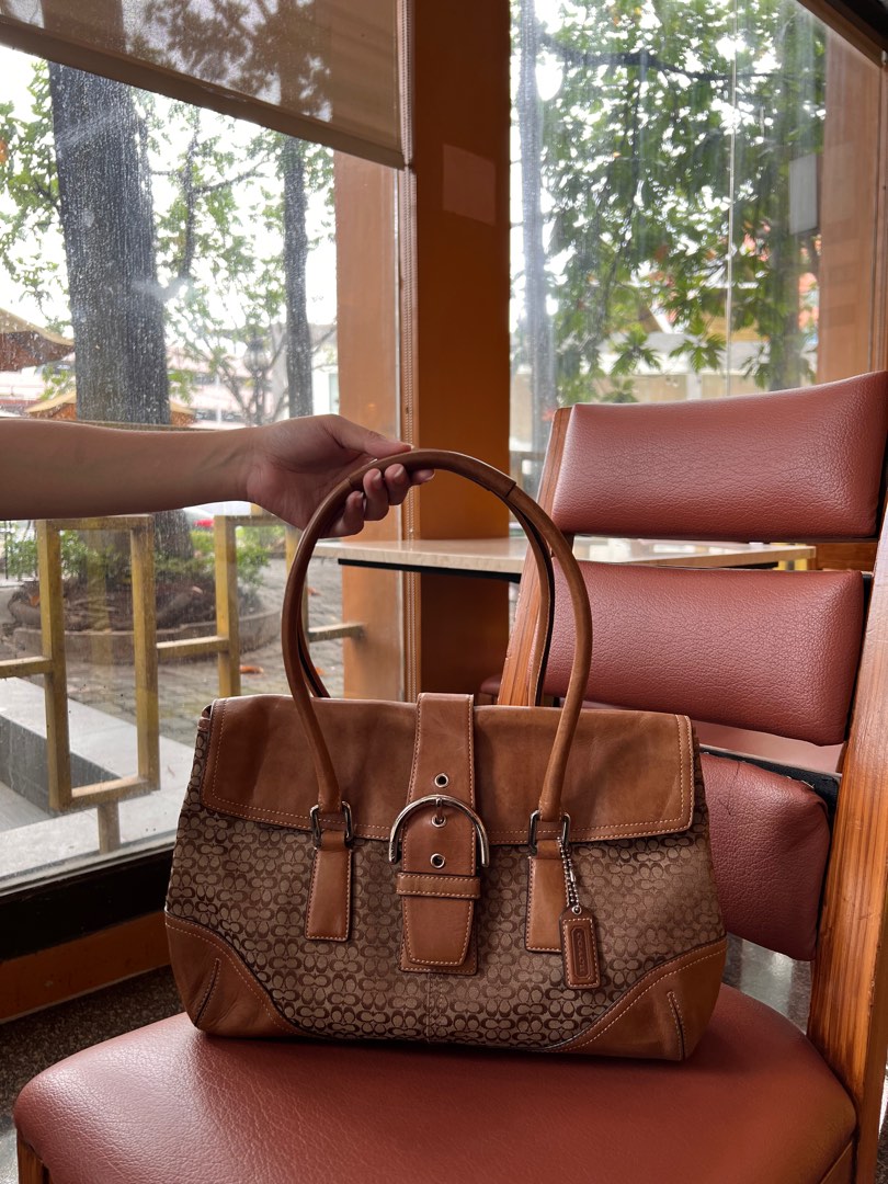 Coach Hampton Soho Flap Bag, Luxury, Bags & Wallets on Carousell