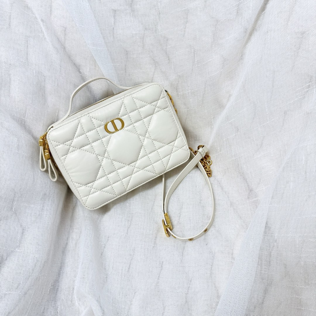 Dior caro box, 名牌, 手袋及銀包 - Carousell