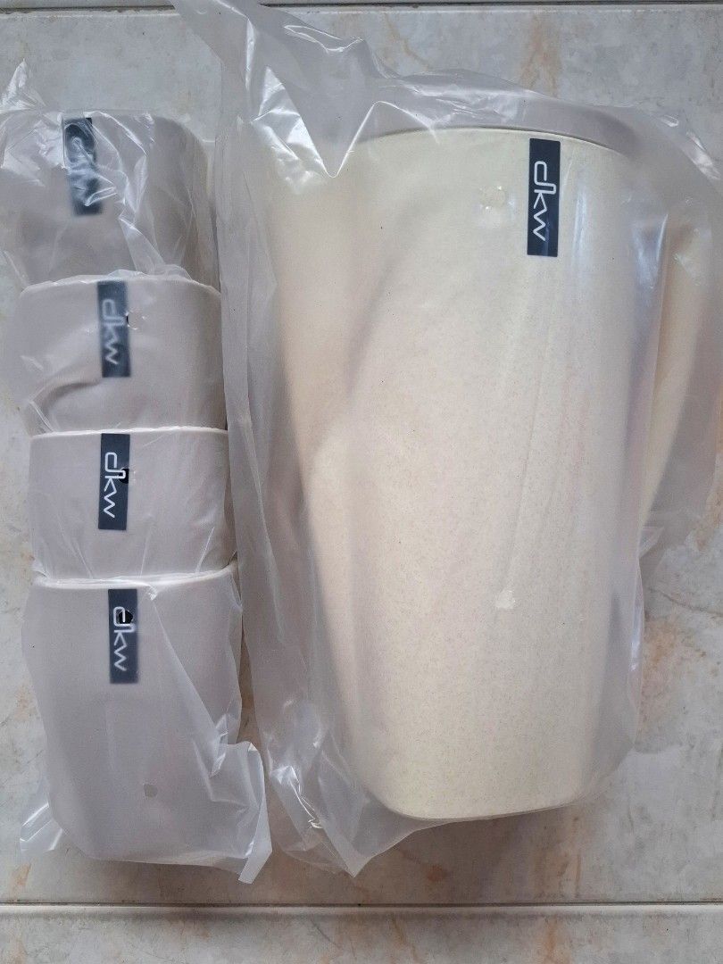 dkw Fusion Mood Set Of Jug ( 2.4L ) And 4 Tumblers, Material: Plastic ...