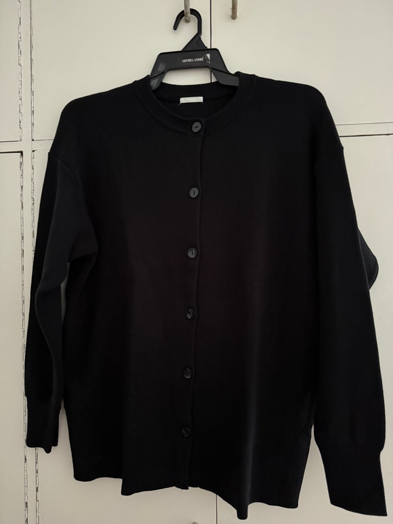 GU cardigan, Women's Fashion, Coats, Jackets and Outerwear on Carousell