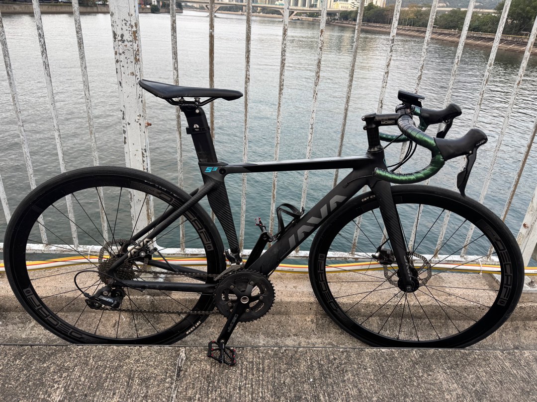 java siluro 3 s3 鋁架700c公路車破風前叉黑色, 運動產品, 單車及配件, 單車 - Carousell