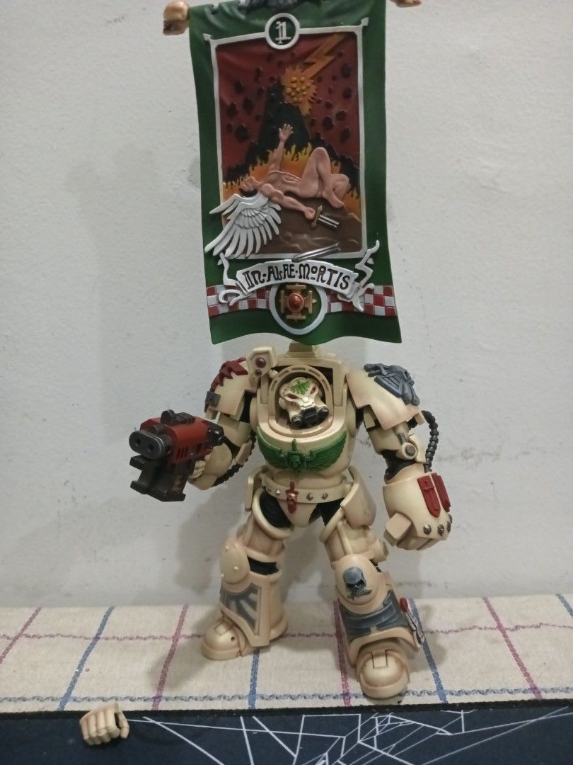 Joytoy Warhammer 40k 1/18 scale Dark angel terminator with banner ...