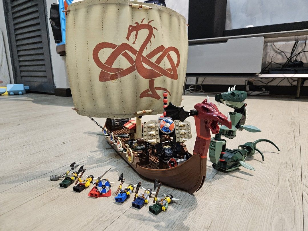 Lego 7018 Viking Ship challenges the Midgard Serpent (used), Hobbies ...