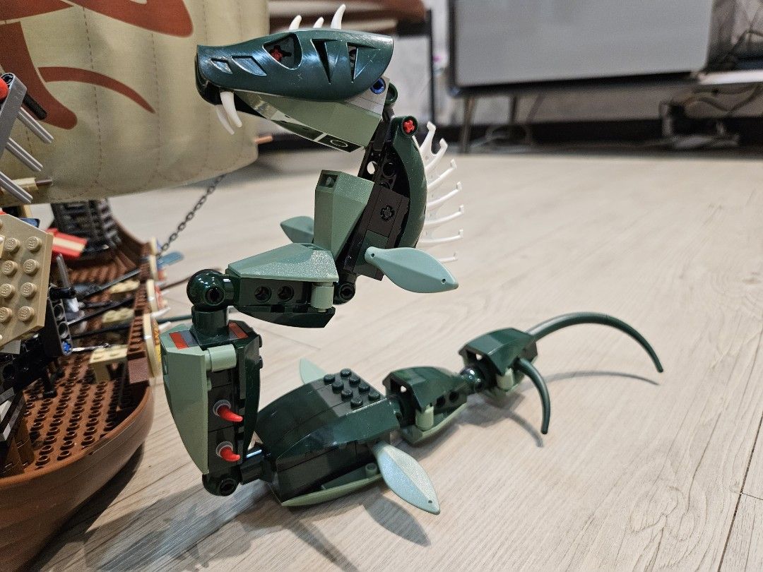 Lego 7018 Viking Ship challenges the Midgard Serpent (used), Hobbies ...