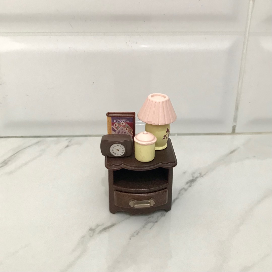 Meja kamar sylvanian families master bedroom desk, Bayi & Anak, Mainan ...