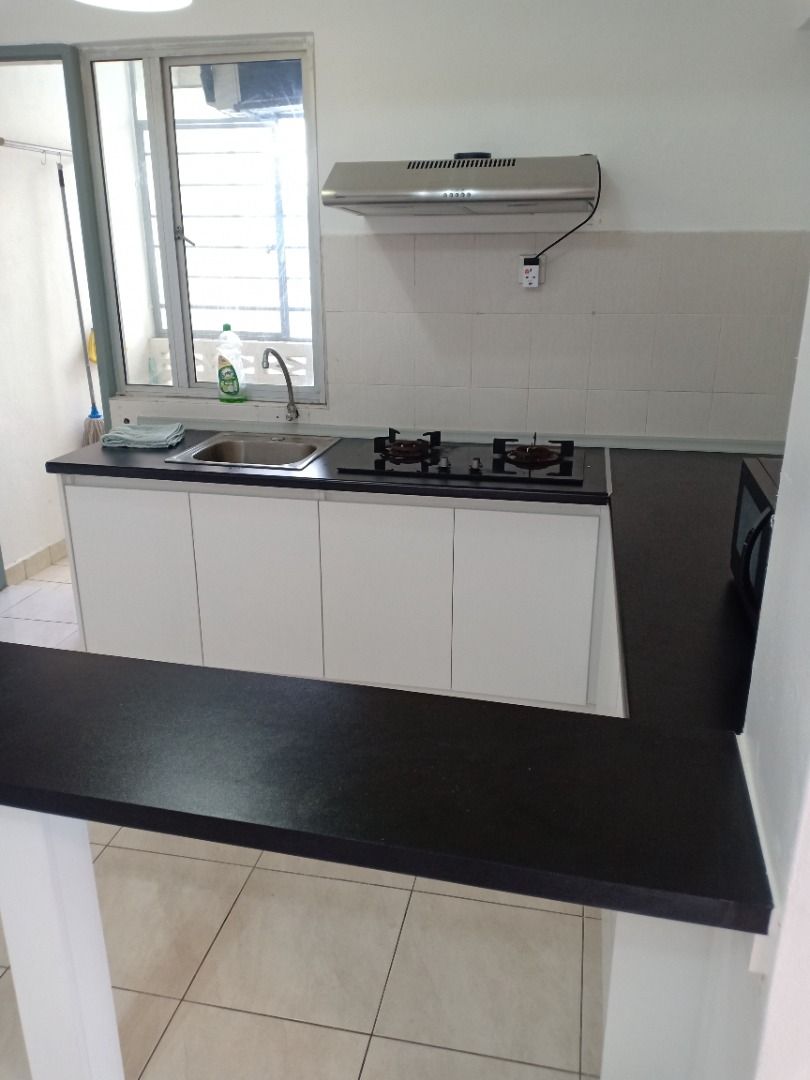 Mencari Penyewa Wanita untuk Bilik Masterbedroom (ensuite) di Anggun ...