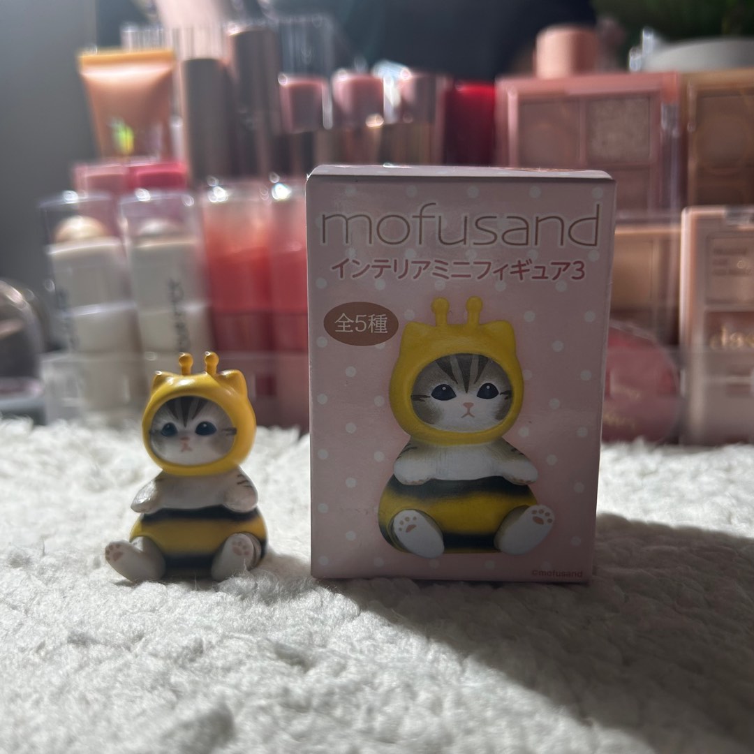 Mofusand Mini Figure Authentic - Bee w/ box, Hobbies & Toys, Toys ...