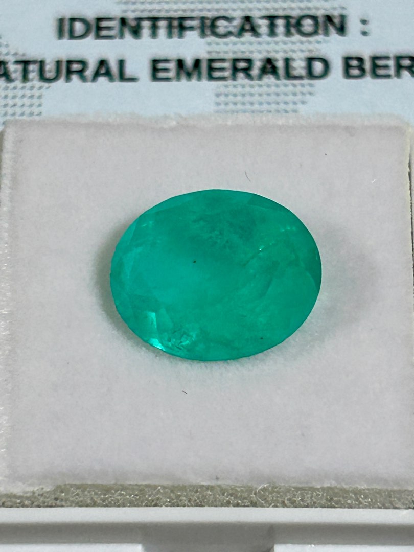 Natural Emerald Beryl Columbia - (4carat) bersijil, Women's Fashion ...