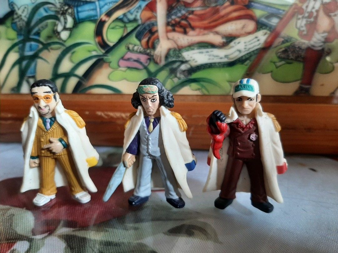 One piece kizaru, Aokiji & akainu mini bottlr cap figure set, Hobbies ...