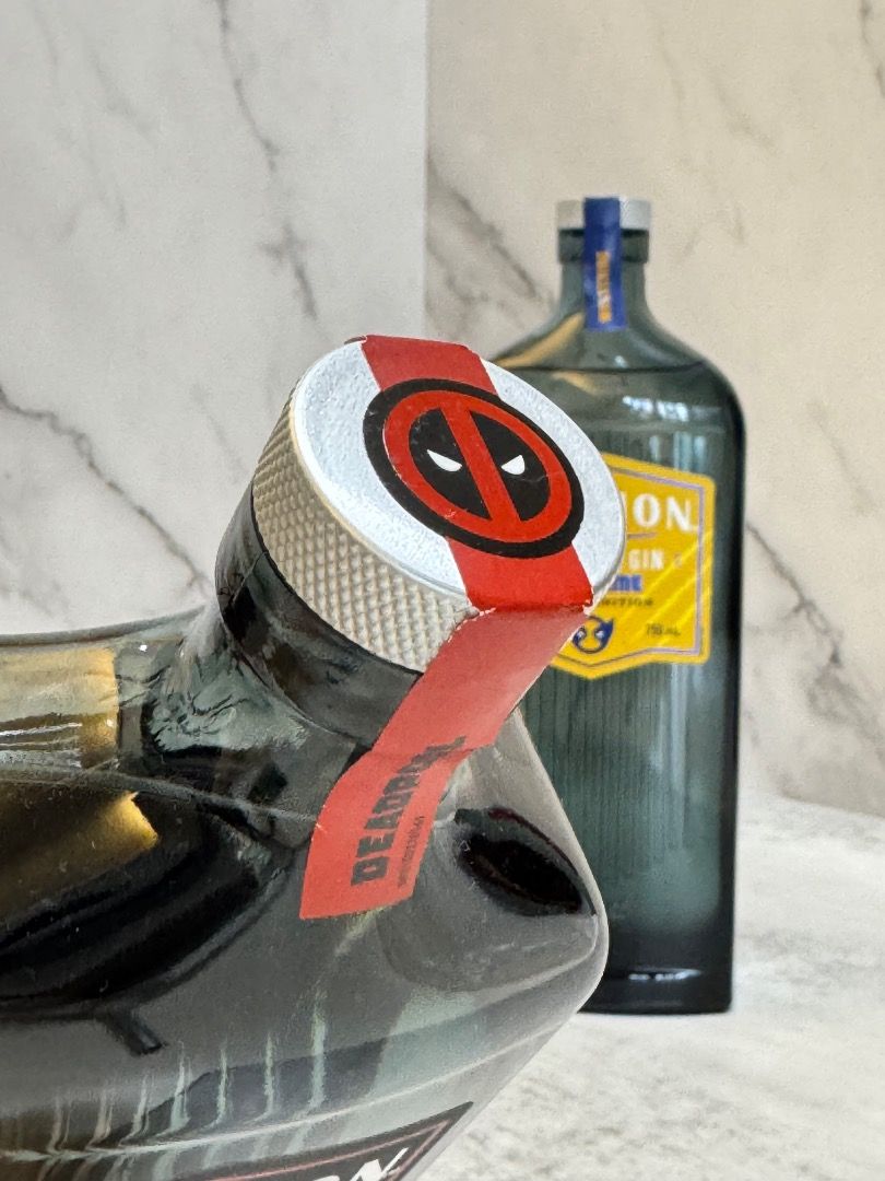 One Set Deadpool & Wolverine Limited Edition Aviation Gin 一套兩支 死侍與狼人 限量 ...