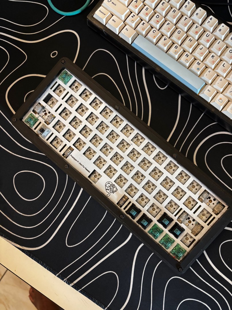 Rebel 60 v1 | BROKEN PCB| fr4 plate, Computers & Tech, Parts ...