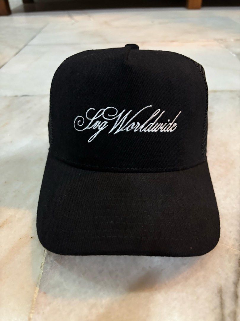 SVG CURSIVE CAP SS25, Announcements on Carousell