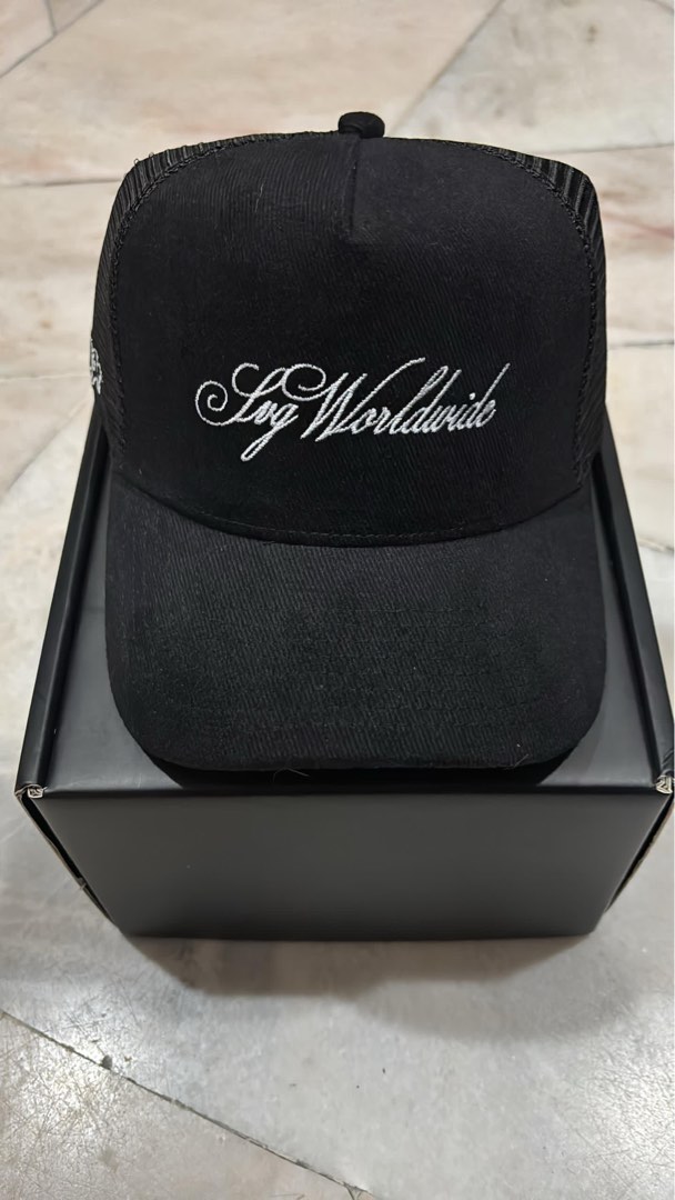 SVG CURSIVE CAP SS25, Announcements on Carousell
