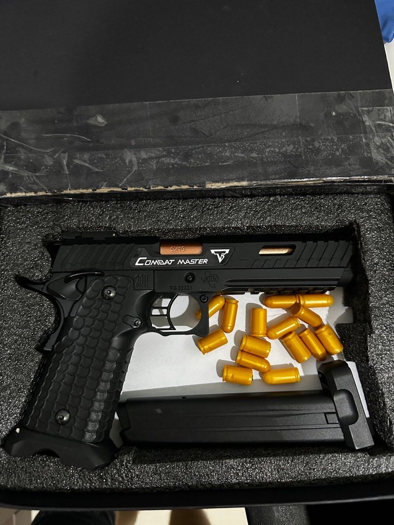 Toy gun diecast Shell ejecting CZS John wick gun gel blaster, Hobbies ...