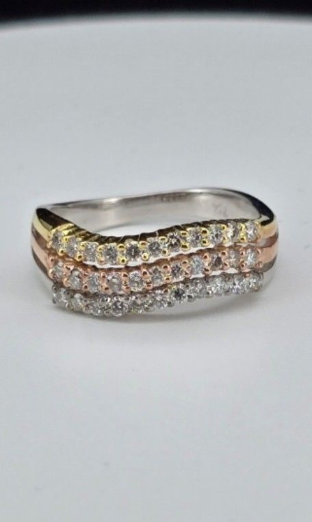 Trinity Flow. 3 tone natural real diamond 18k gold, Women's Fashion, Jewelry & Organisers, Rings ...