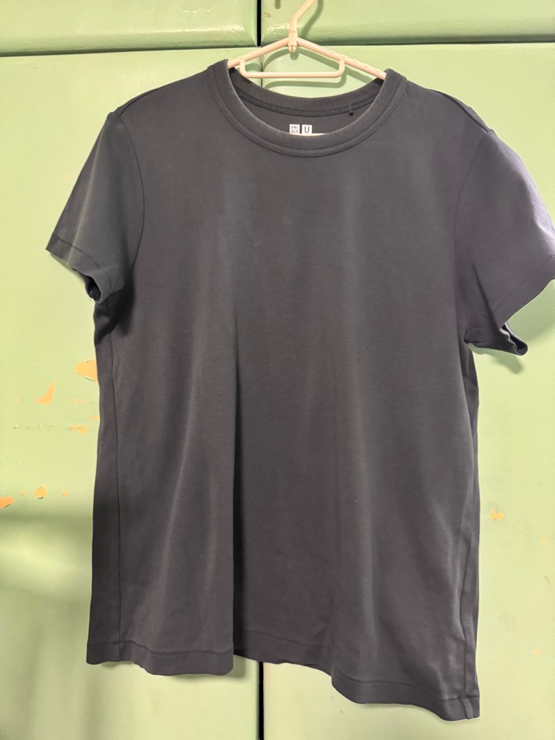 Uniqlo Plain T Shirts, Women's Fashion, Tops, Shirts on Carousell