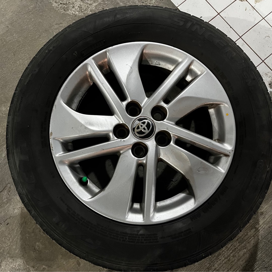 velg toyota sienta r15, Mobil & Motor, Mobil untuk Dijual di Carousell