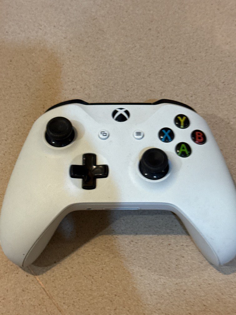 Xbox One Controller White (Lightly used), Video Gaming, Gaming ...