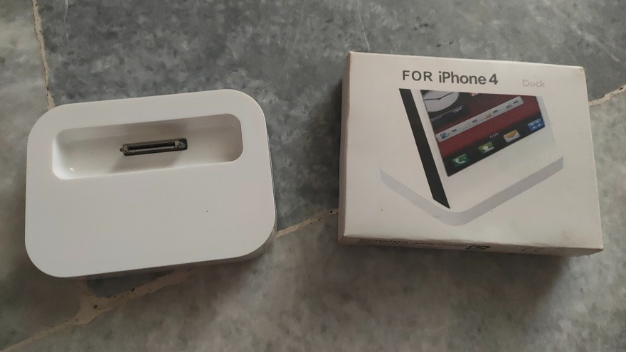 APPLE iphone ORIGNAL DOCK for iphone 4 and 4s BRAND NEW, Mobile Phones ...
