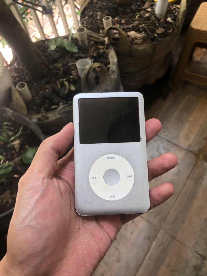 Apple ipod classic 80gb original minus matot, Elektronik, Audio di ...
