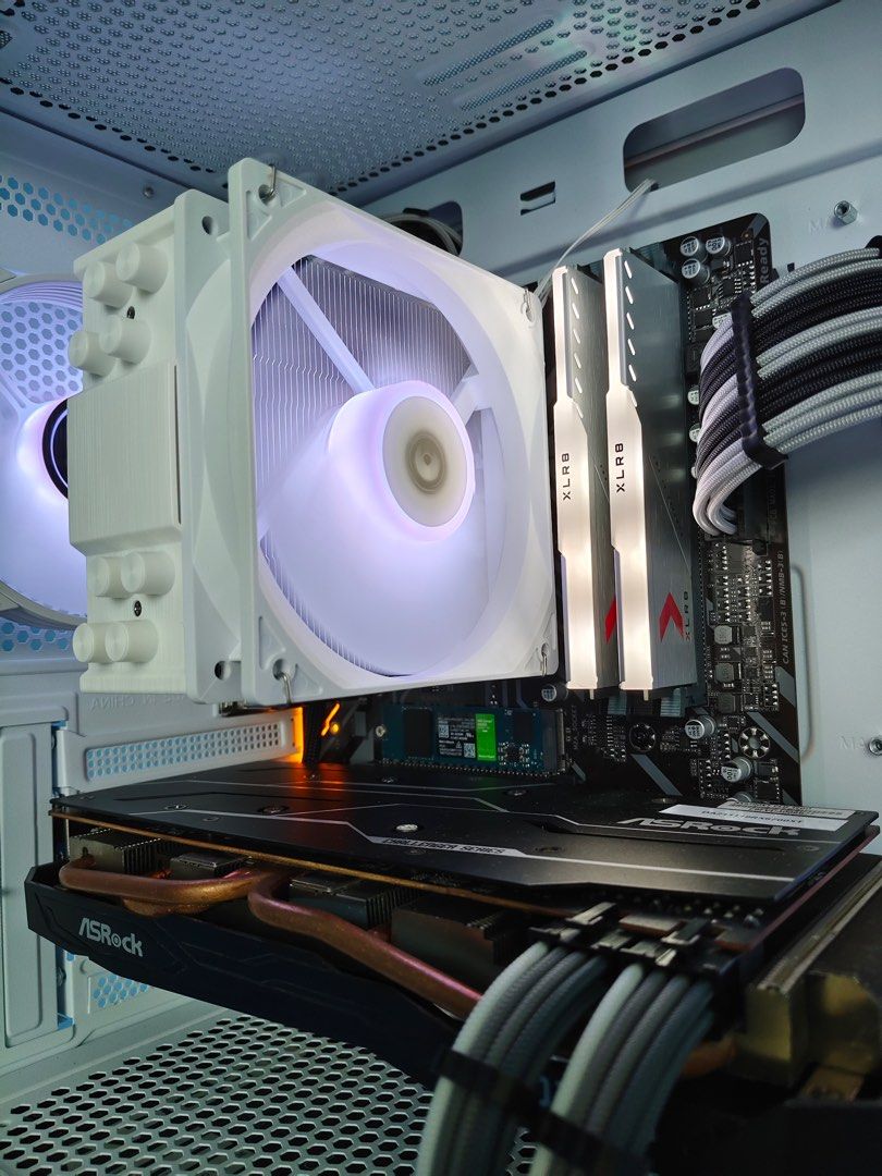 Black & White 1440p Gaming Pc: Ryzen 5 5600x + 6700xt, Computers & Tech ...