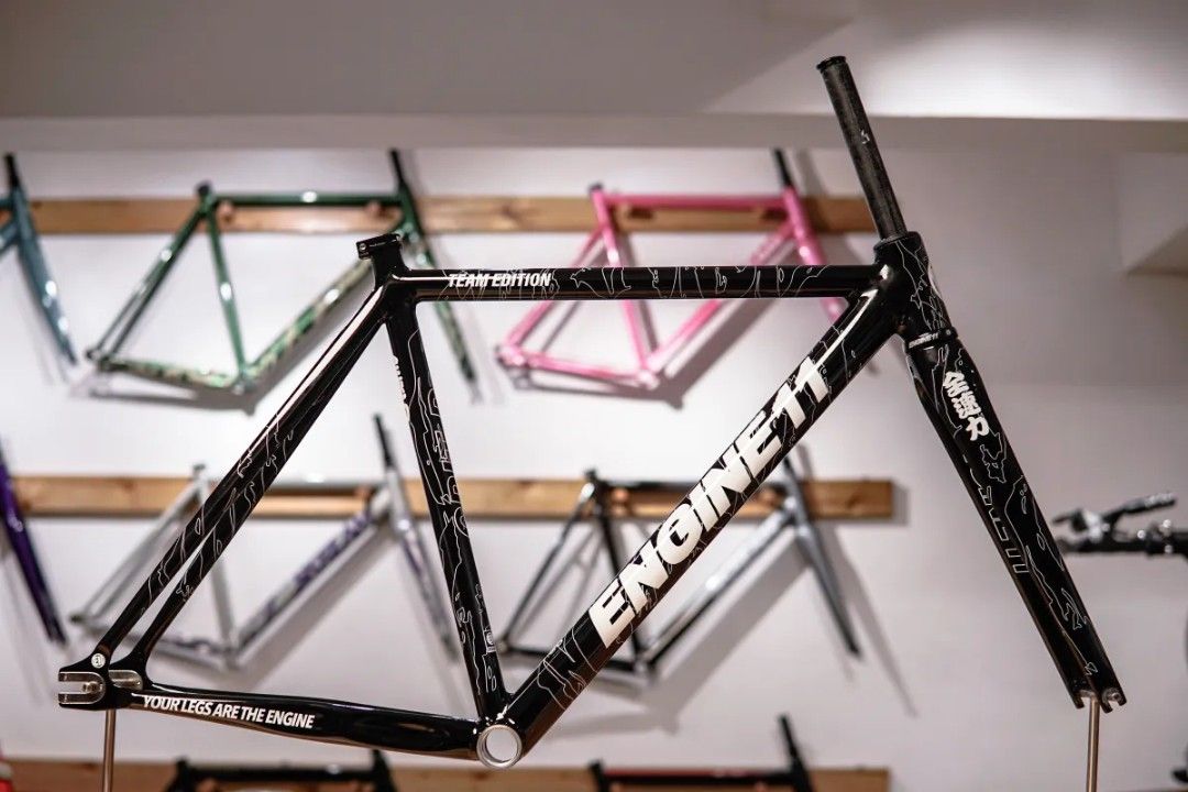 Brand new engine 11 crit D Track Team edition 2023 frame frameset full ...