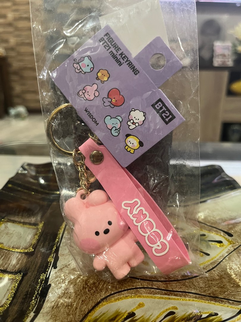 BT21 Minini Figure Keyring Cooky, Hobbies & Toys, Memorabilia & Collectibles, Fan Merchandise on ...