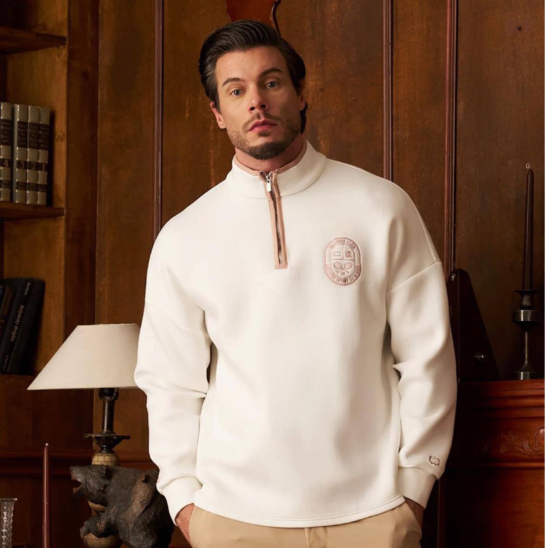 CAKENIS CLUB X LZJ VALIANT BADGE TOP IN WHITE, Men's Fashion ...
