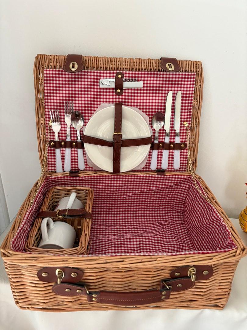 Cute picnic bucket, Furniture & Home Living, Kitchenware & Tableware ...