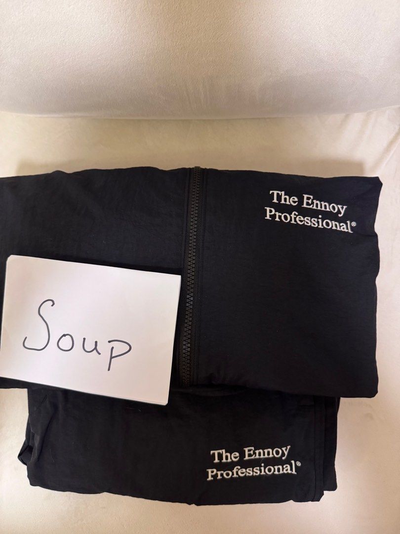 Ennoy Professional SEESEE SFC, 男裝, 運動服裝 - Carousell