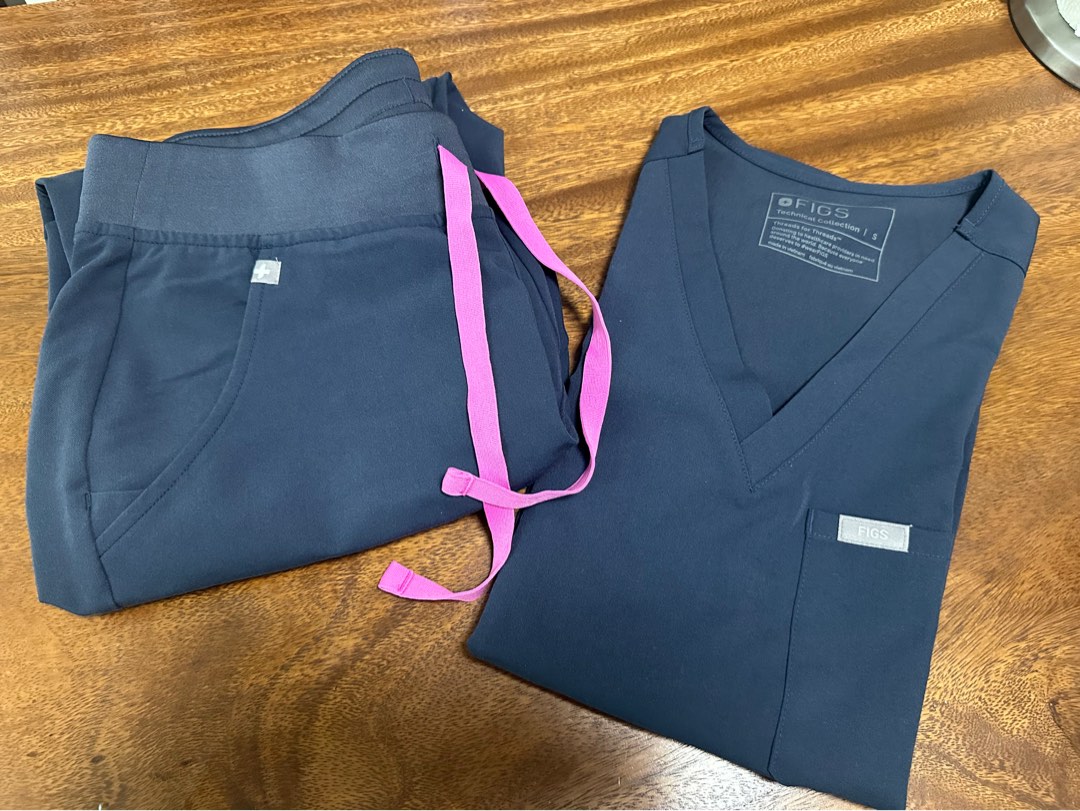 FIGS Small Night sky, Women's Fashion, Activewear on Carousell