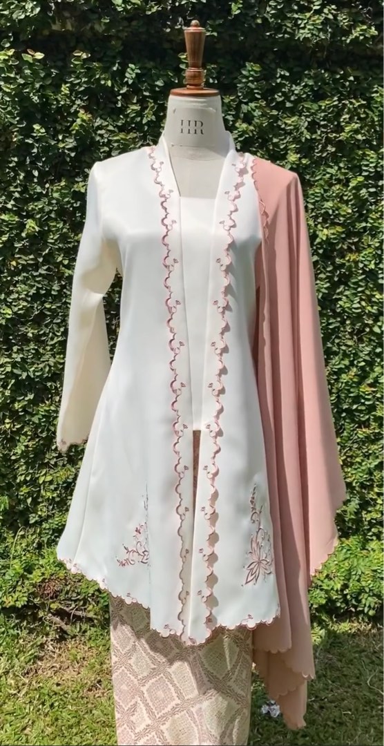 Hanna Rauda Kebaya Cempaka Songket, Women's Fashion, Muslimah Fashion ...