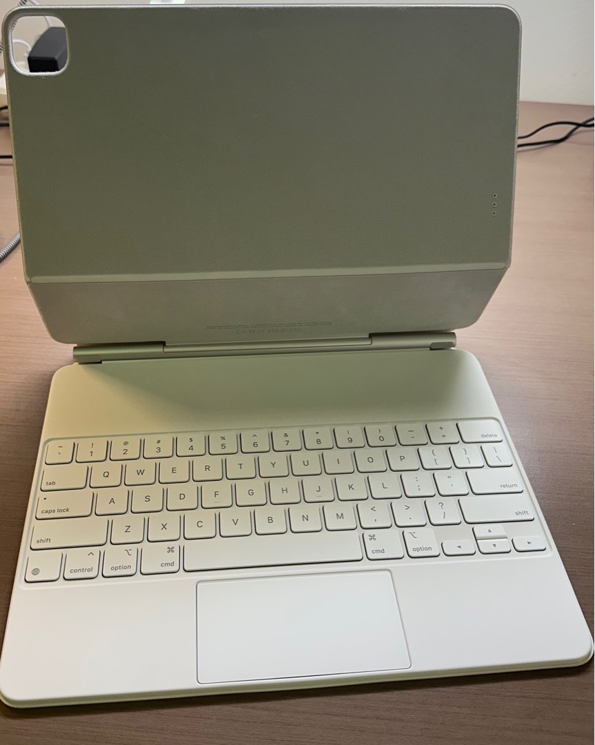 Apple Magic Keyboard (3rd-6th Gen iPad Pro), Mobile Phones & Gadgets ...