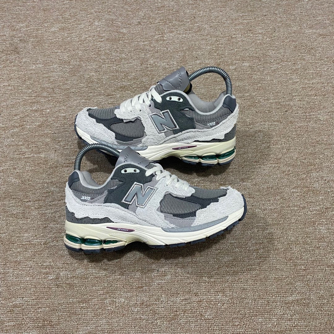 N EW BAL A NCE 200 2R PROTECTION PACK, Women's Fashion, Footwear, Sneakers on Carousell