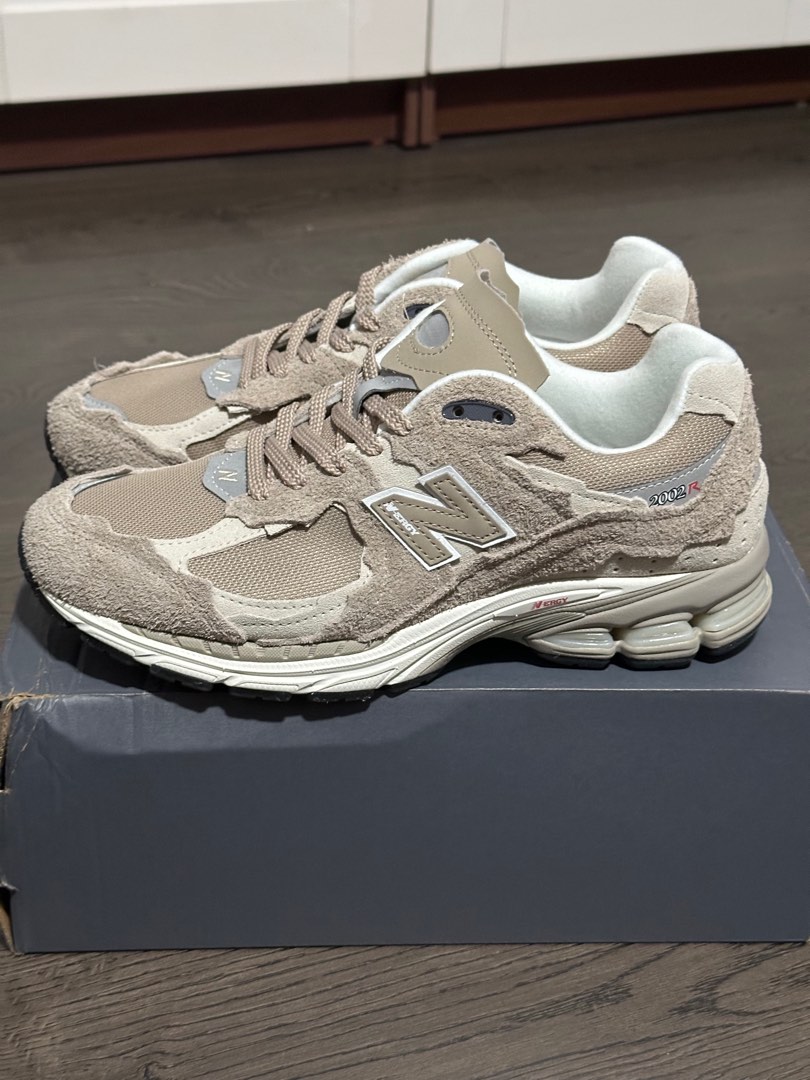 New Balance 2002R Tan, Men's Fashion, Footwear, Sneakers on Carousell