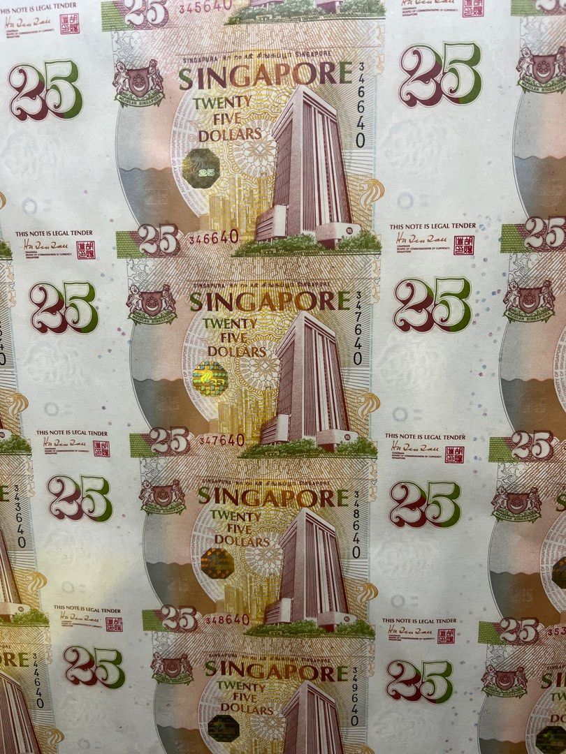 Old Singapore banknotes. The $25 conjoined note was issued in 1996 ...