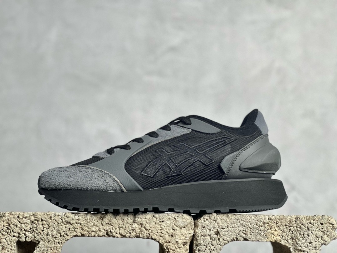 Onitsuka Tiger Moage co, Men's Fashion, Footwear, Sneakers on Carousell