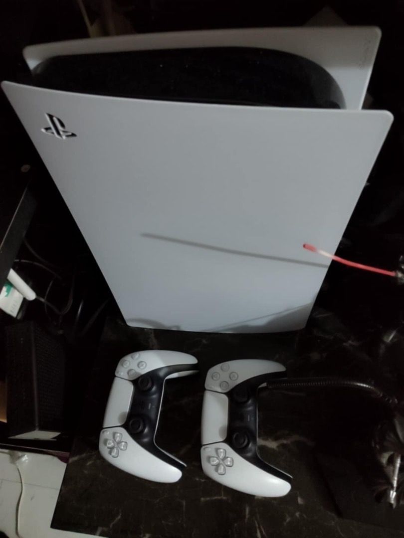 PS5 disc edition + 2 controllers + GOW ragnarok and Spiderman 2, Video ...