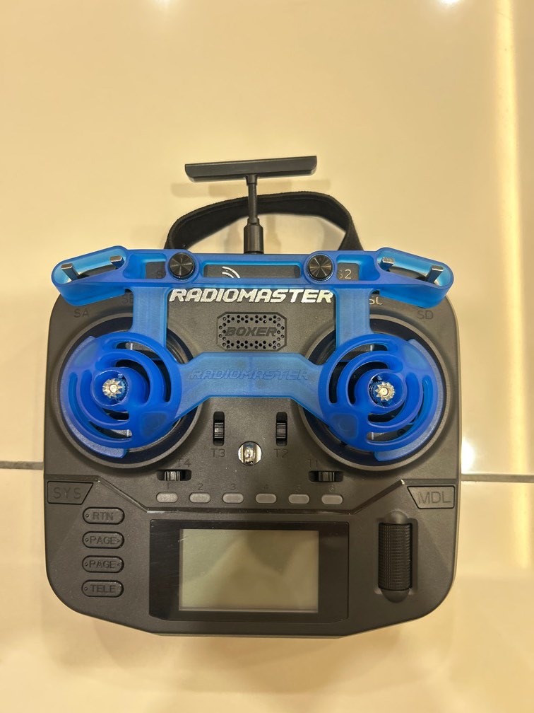 radiomaster boxer elrs with battery, Photography, Drones on Carousell