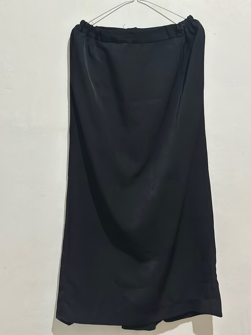 Rok hitam kerja/kuliah, Fesyen Wanita, Pakaian Wanita, Gaun & Rok di ...