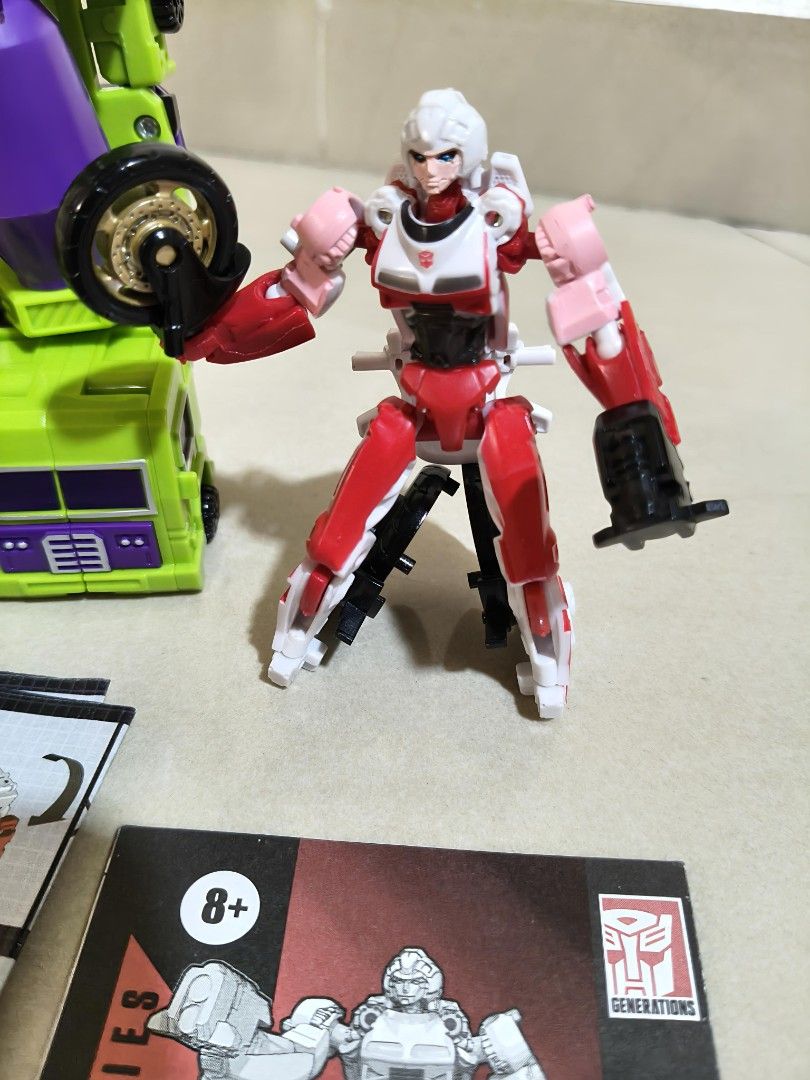 Transformers core class/legends scale rotb Arcee and ko dx9 hulkie ...