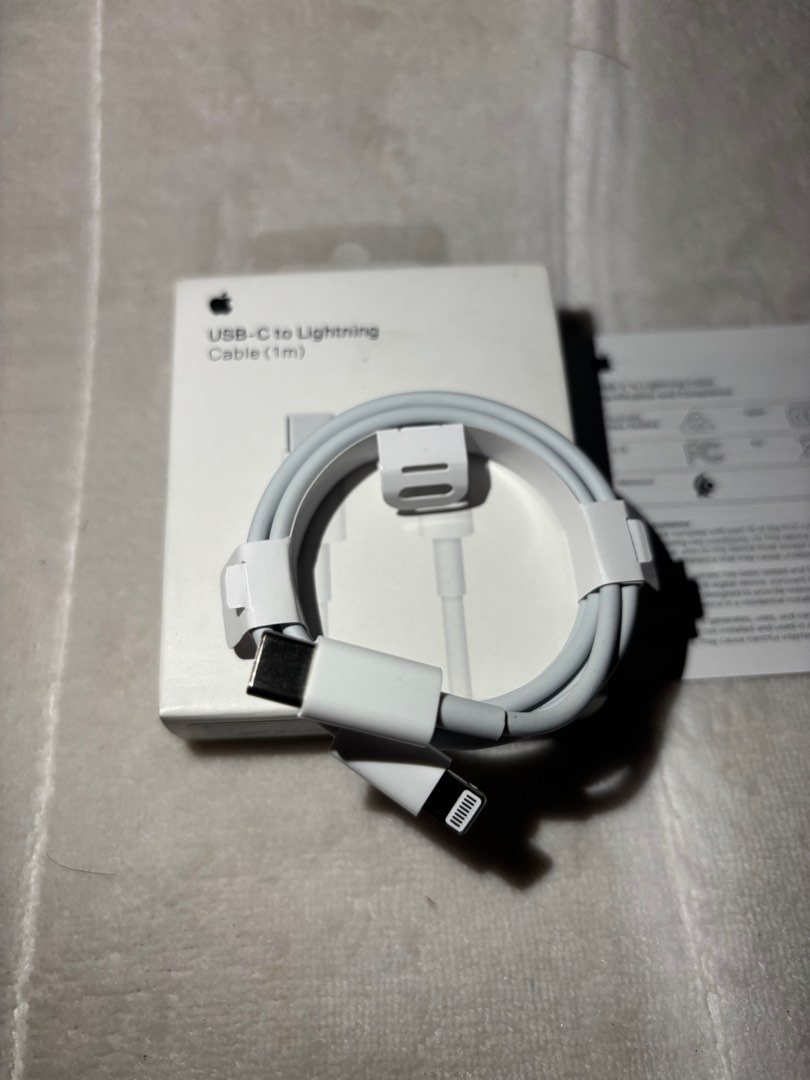 usb-c to lightning cable 1 meter', Mobile Phones & Gadgets, Mobile ...