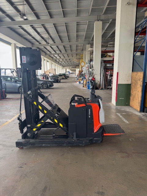 Toyota BT Electric powered stacker 1.2 ton SPE120XR, Cars, Other ...
