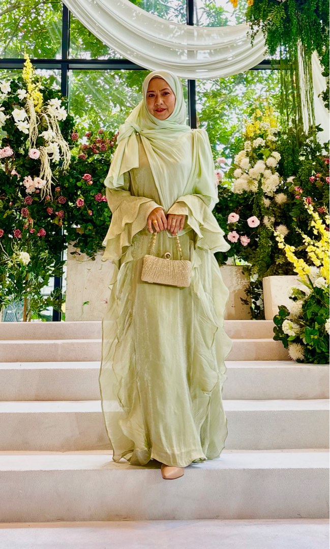 Abaya Shimmer ala Kalima Maya, Women's Fashion, Muslimah Fashion ...