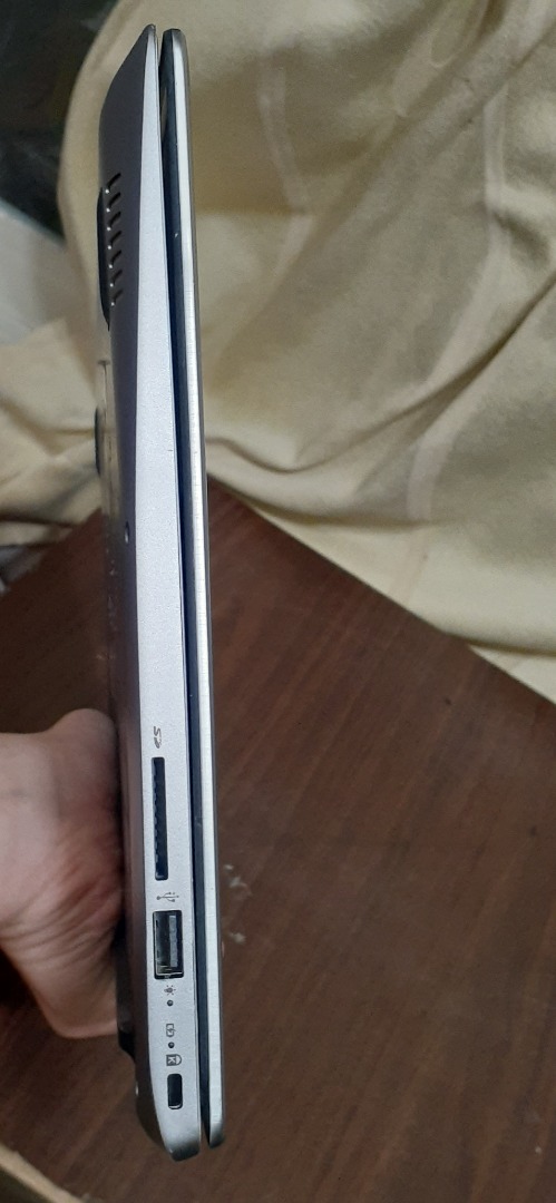 Acer swift3 SF314-52G-58ED i5-8250u MX150 8G 14吋筆電 筆記型電腦 功能都正常使用 狀況: 現在無硬碟, 電腦及科技產品, 桌上電腦或筆記型電腦在旋轉拍賣