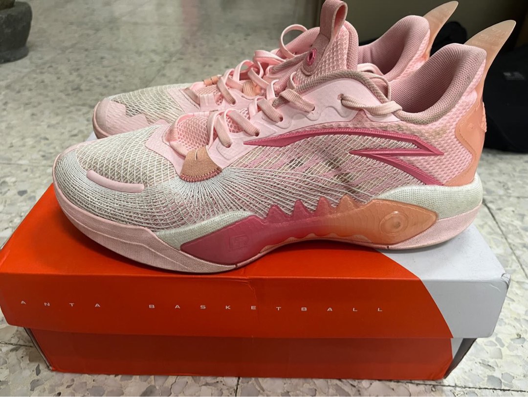 Anta shock wave 5v2, Women's Fashion, Footwear, Sneakers on Carousell