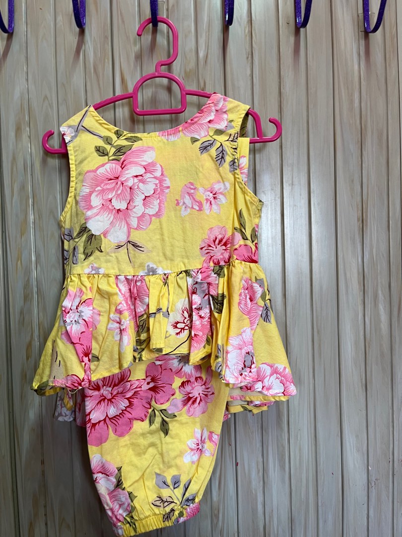 Baju Kurung Kuning Baby 1-2 Tahun, Babies & Kids, Babies & Kids Fashion ...