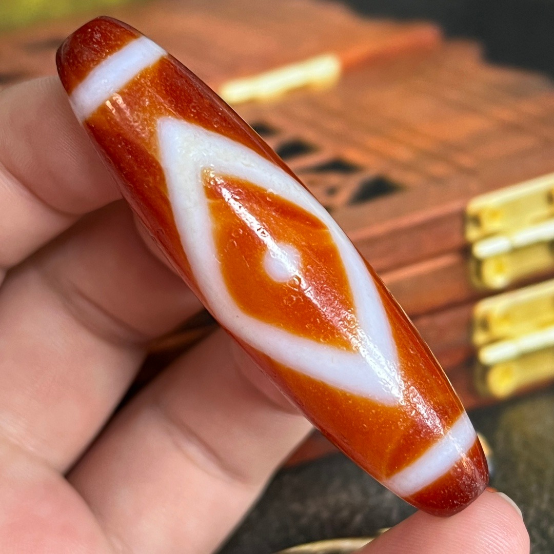 China Tibet Collection Tibetan Buddhism high oil coated star dzi beads中国西藏珍藏藏传佛教高油包浆一眼星辰天珠 ...